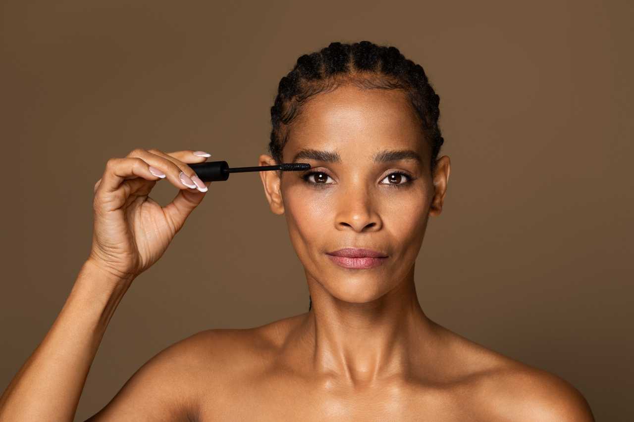 Your Guide to Gentle Vegan Eyeshadows That Actually Work for Mature Ey ...